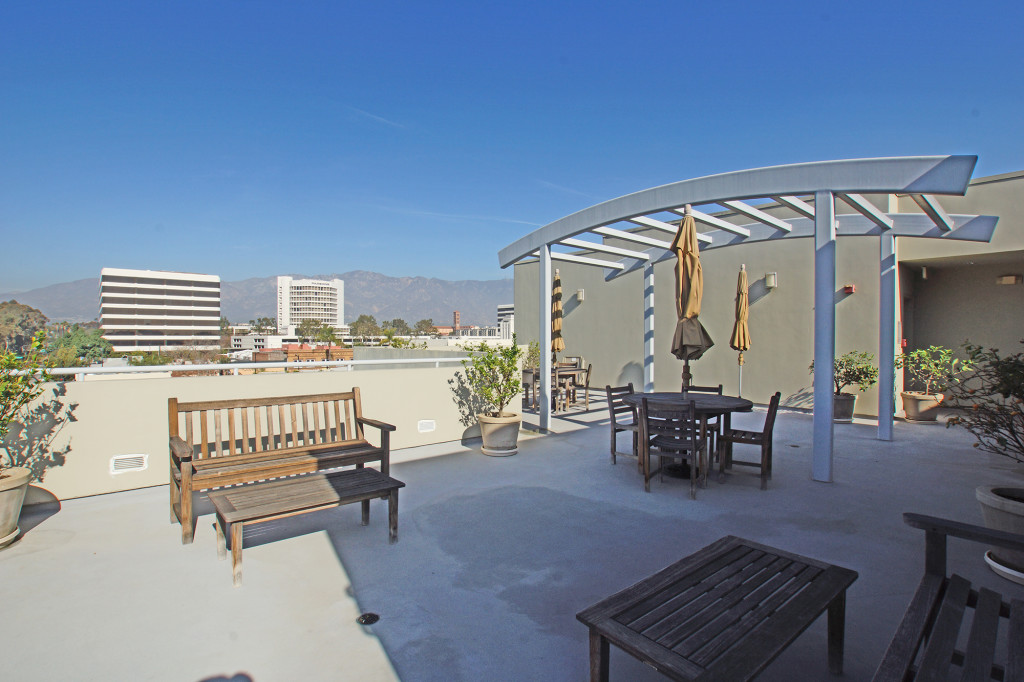 Pasadena Modern Condos-Roof Top Patio | Ramiro & Erica Rivas